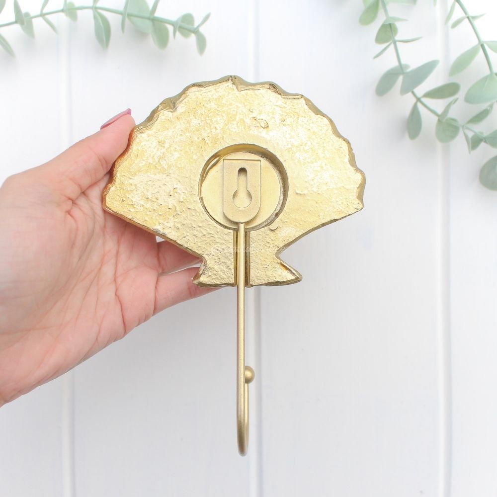 Shell Hook in Gold – Coastal Statice
